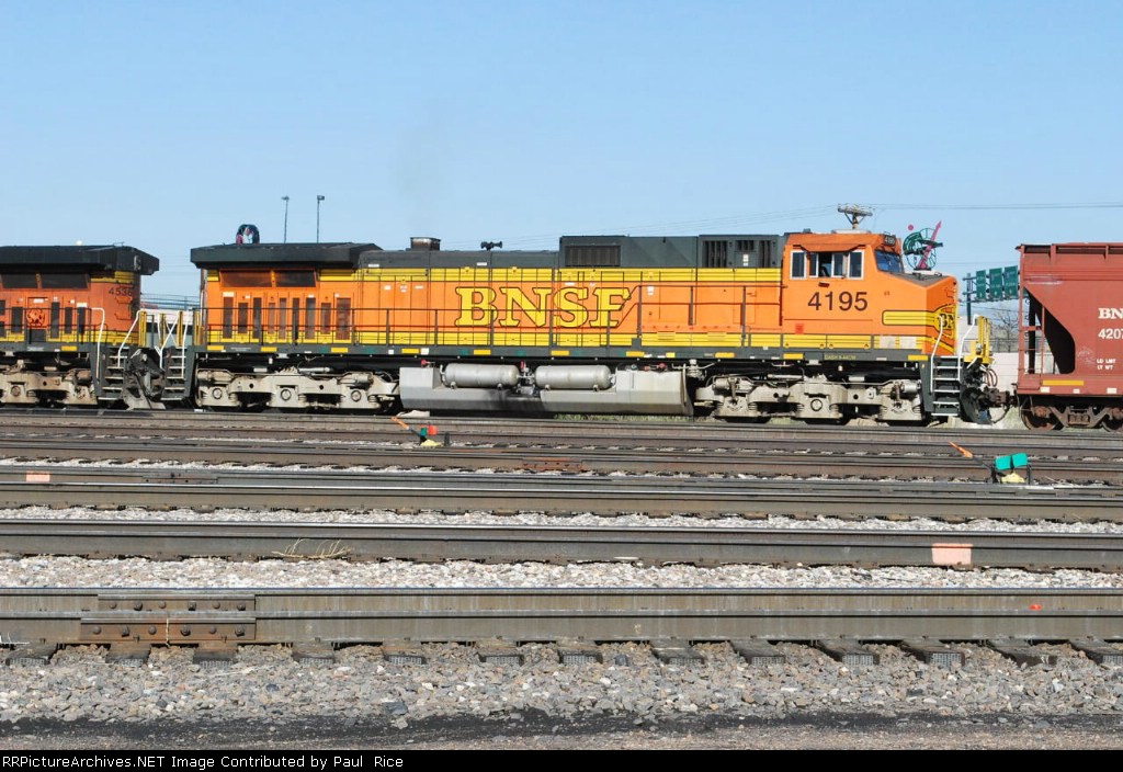 BNSF 4195